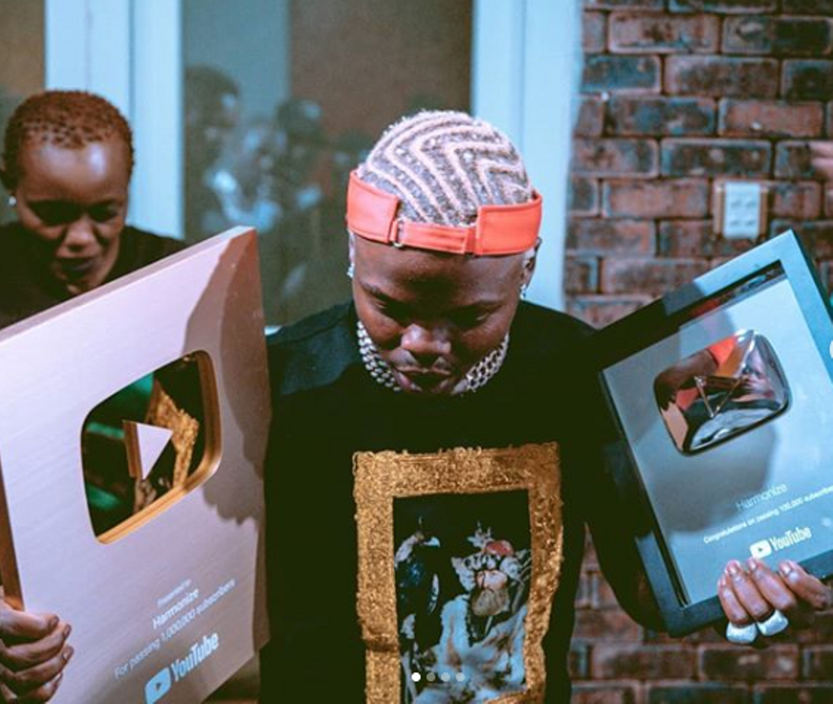 Harmonize awarded for reaching 1 million subscribers on YouTube