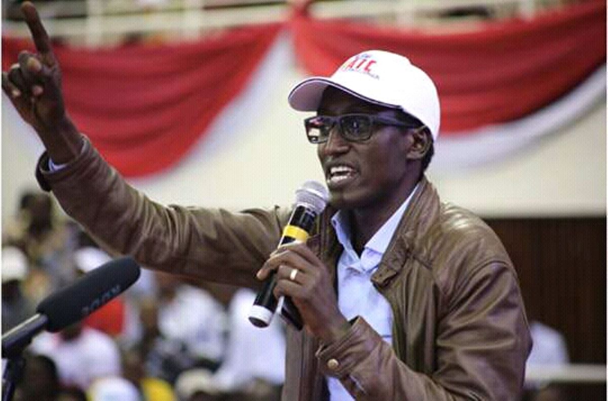 PHOTOS: Buzeki joins Jubilee campaigns