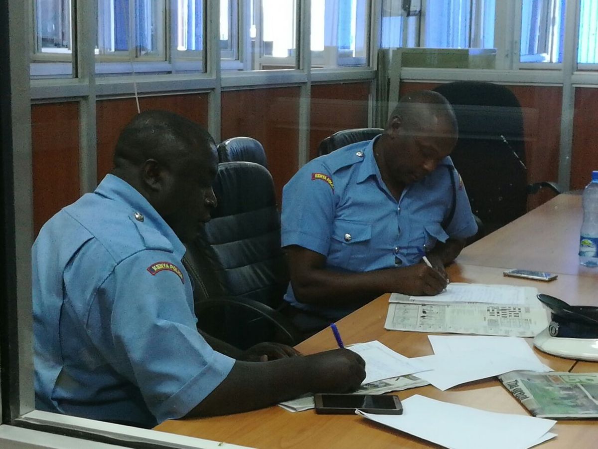 Three traffic police officers arrested collecting bribes from motorists ...