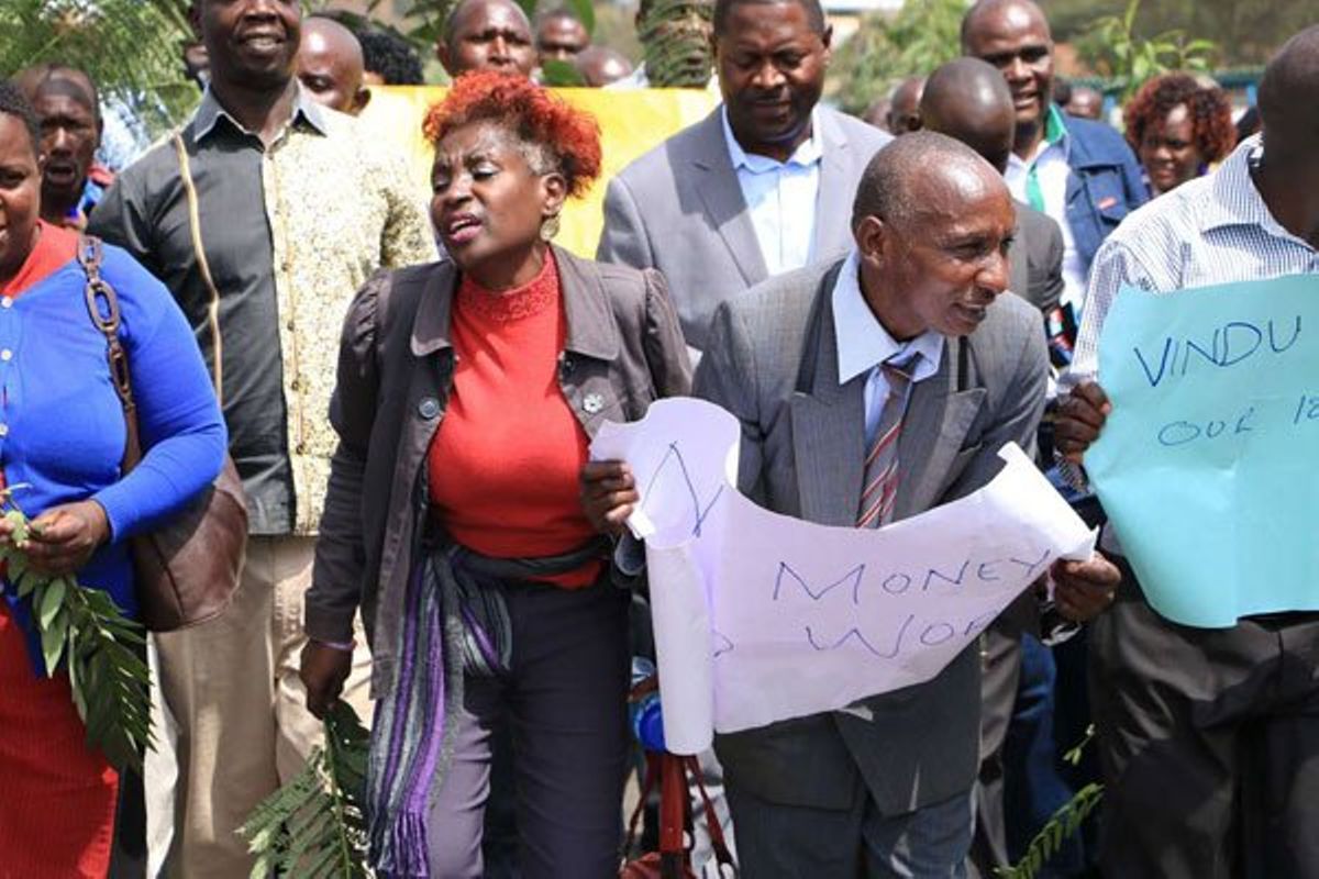 Lecturers issue strike notice