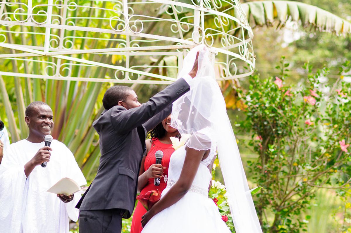 Four reasons why you should not marry at age 20