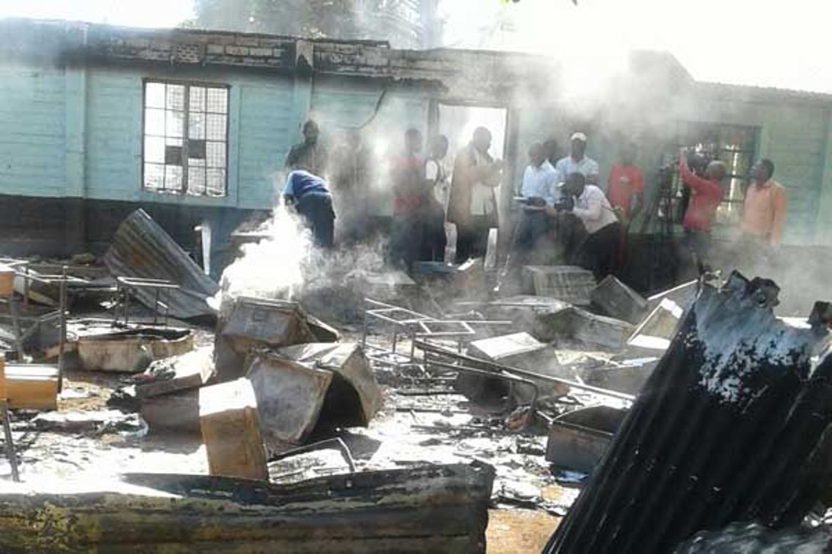 Fire destroys dorm as students spend night in cold