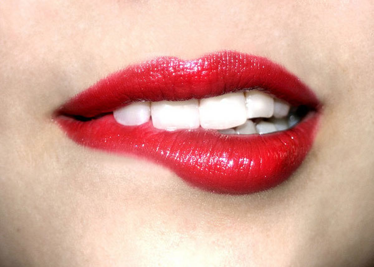 Why your natural lip colour may fade