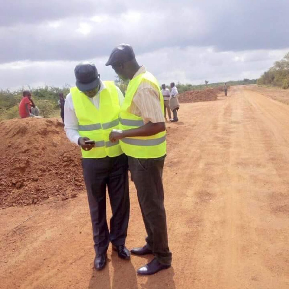Maliti inspects construction of Kivandini road