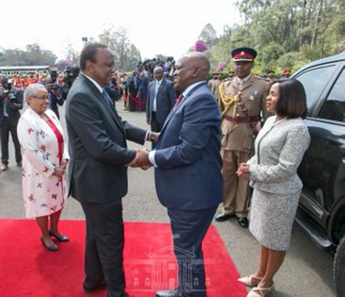 Uhuru, Ruto receive Botswana president at State House