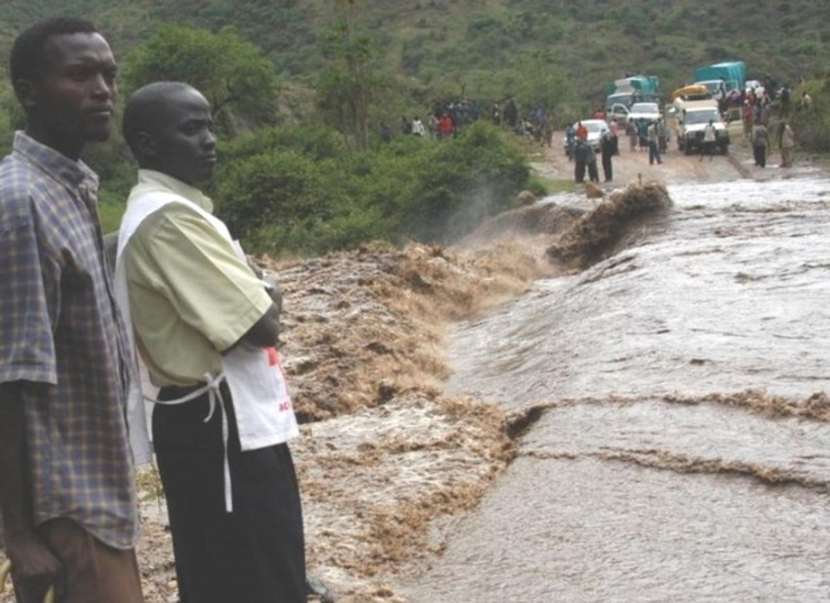 Rescue team using planes to distribute relief food to flood victims