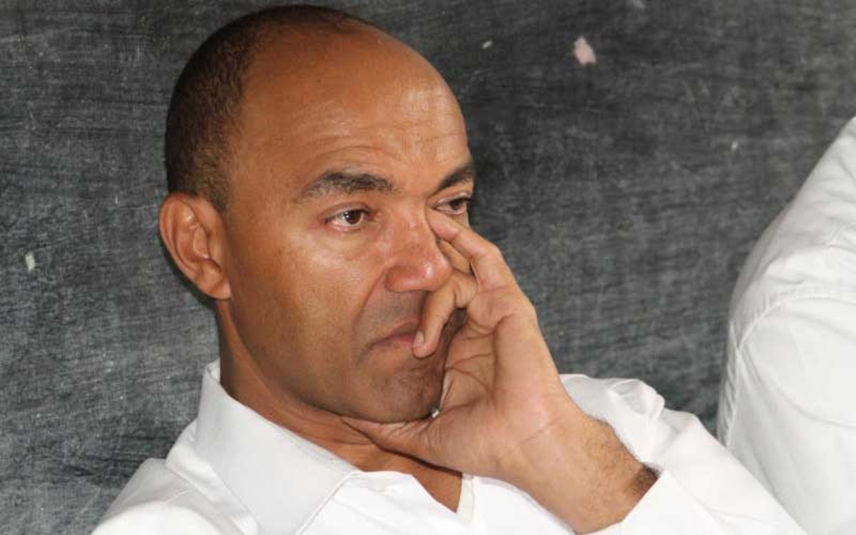 Kalonzo, Waiguru condole with Peter Kenneth after mother's death