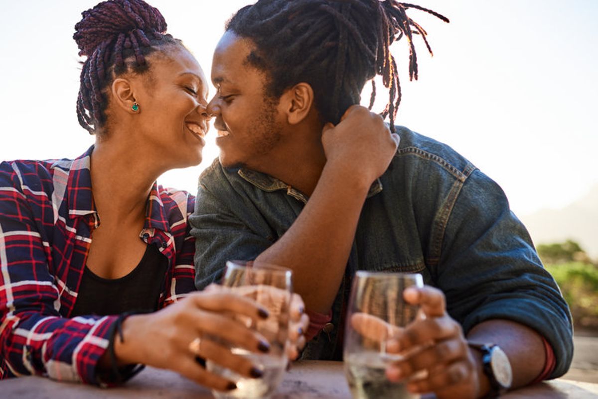3 things kissing on a first date could mean