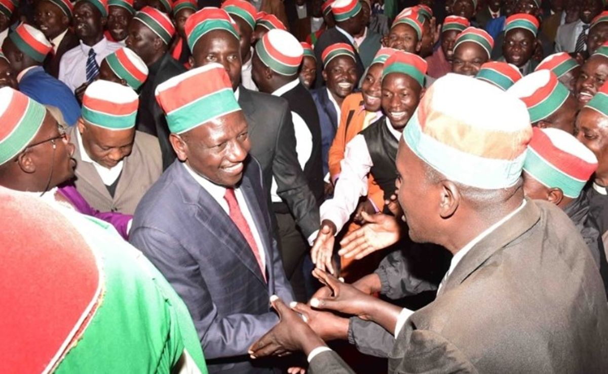 Video: Ruto dances his heart out, receives 'gift' from Africa Divine Church