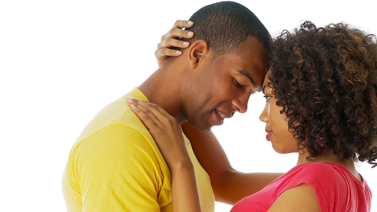 4 things you didn’t know that can screw up your magical first kiss