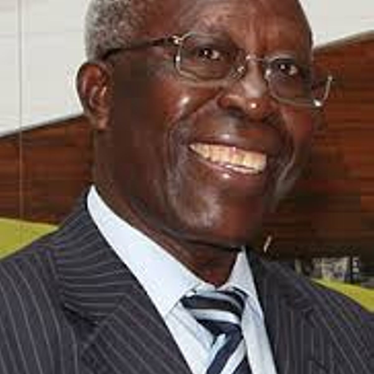 When Prof Sam Ongeri encountered angry crowd, ran away through a maize ...