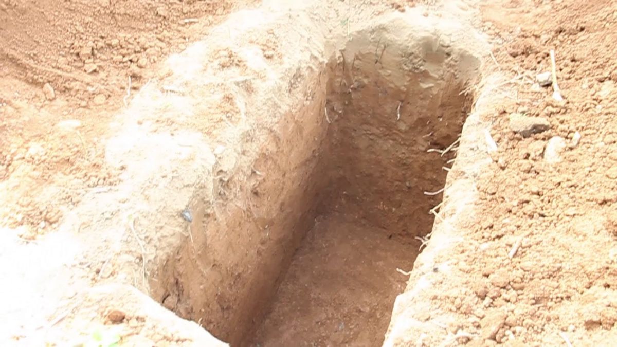 Man Dug His Own Grave 10 Years Before His Death