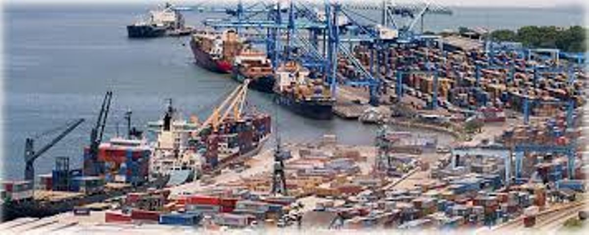 Uhuru kicks out several State agencies from port of Mombasa