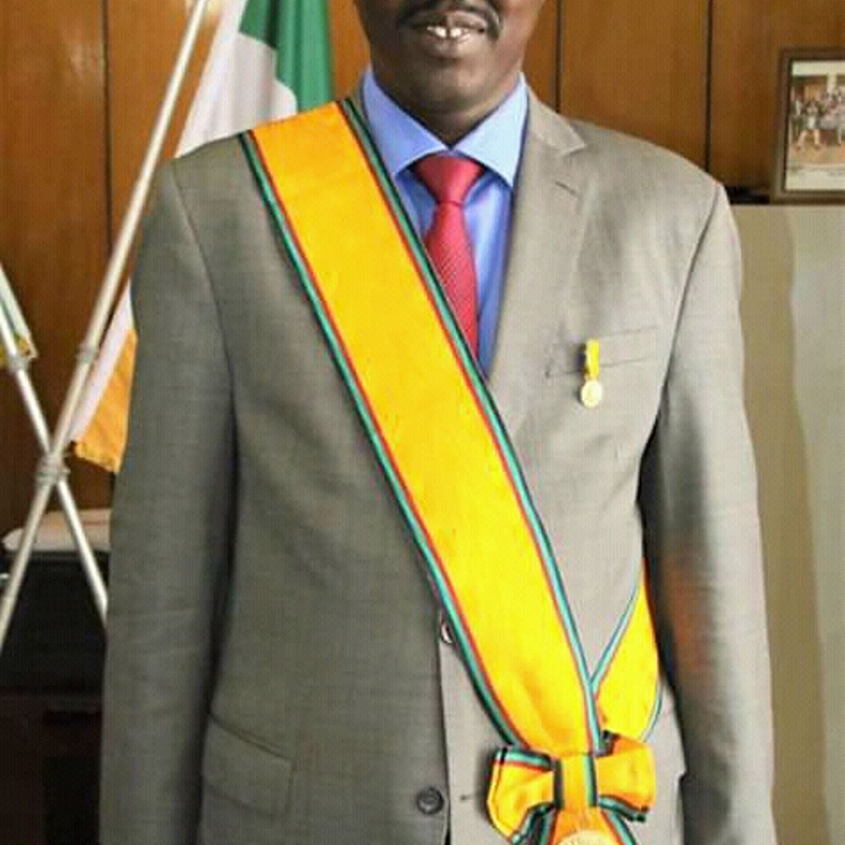 Mandago receives Presidential Award Medallion for exemplary performance ...