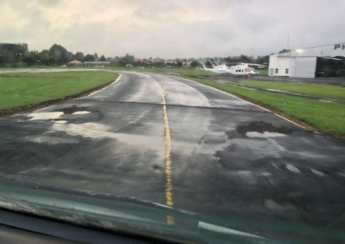 Kenyans angered with Wilson Airport runway potholes