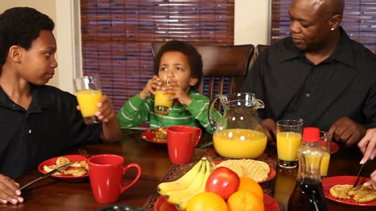 5 table manners you should teach your children