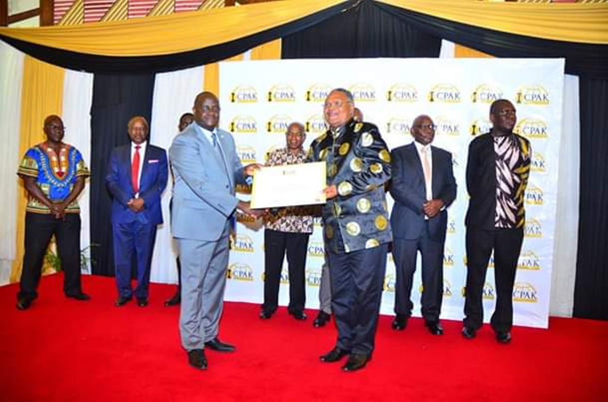 Thomas Mwadeghu 'admitted', receives major award in accountancy