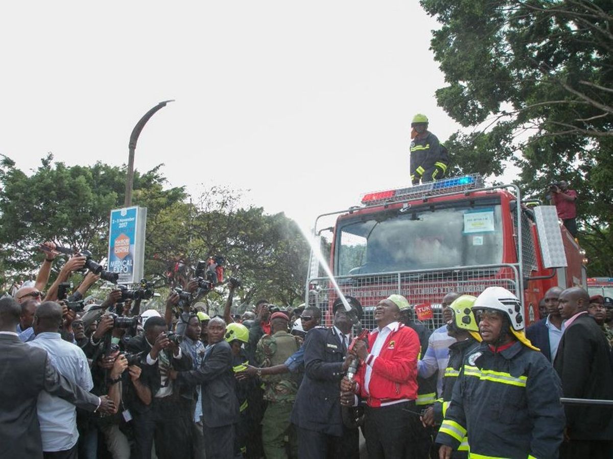 President flags off Nairobi fire engines