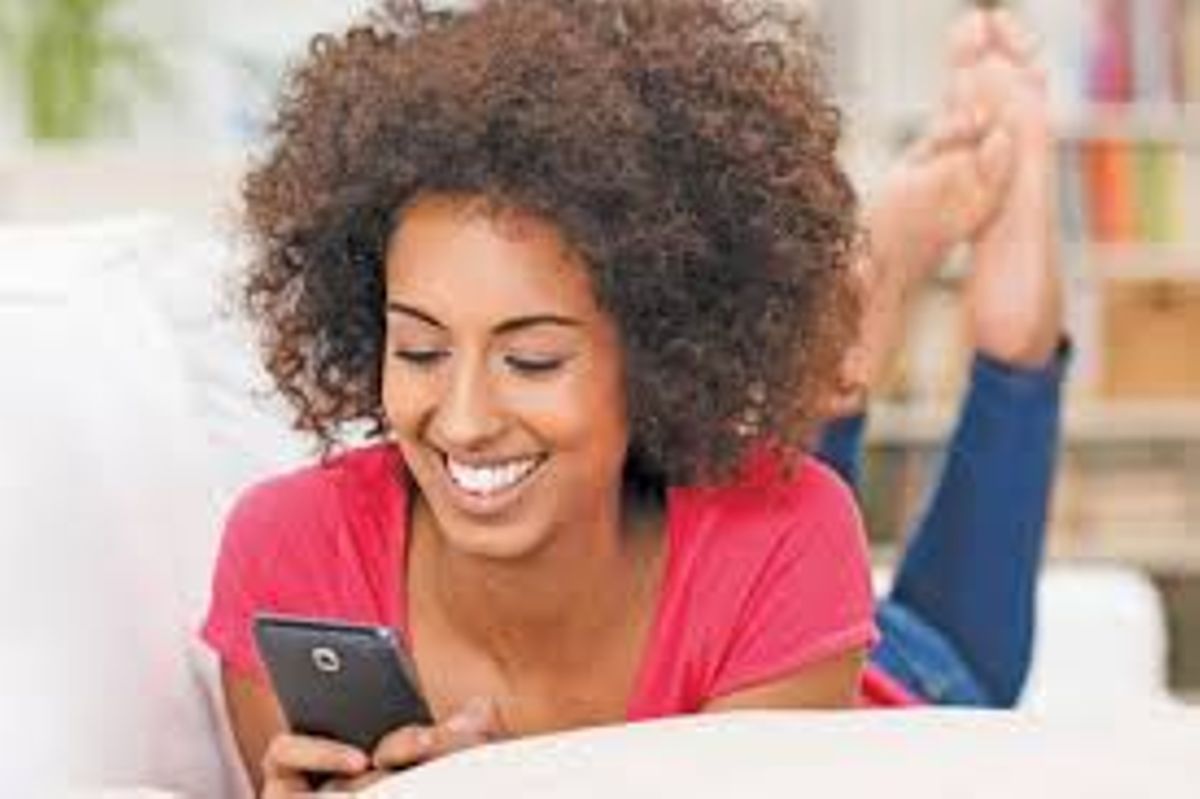 Why you should definitely snoop through bae’s phone